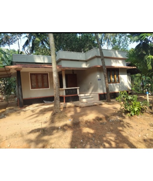 10 Cent Land 3 BHK House for sale in Peringalam Calicut